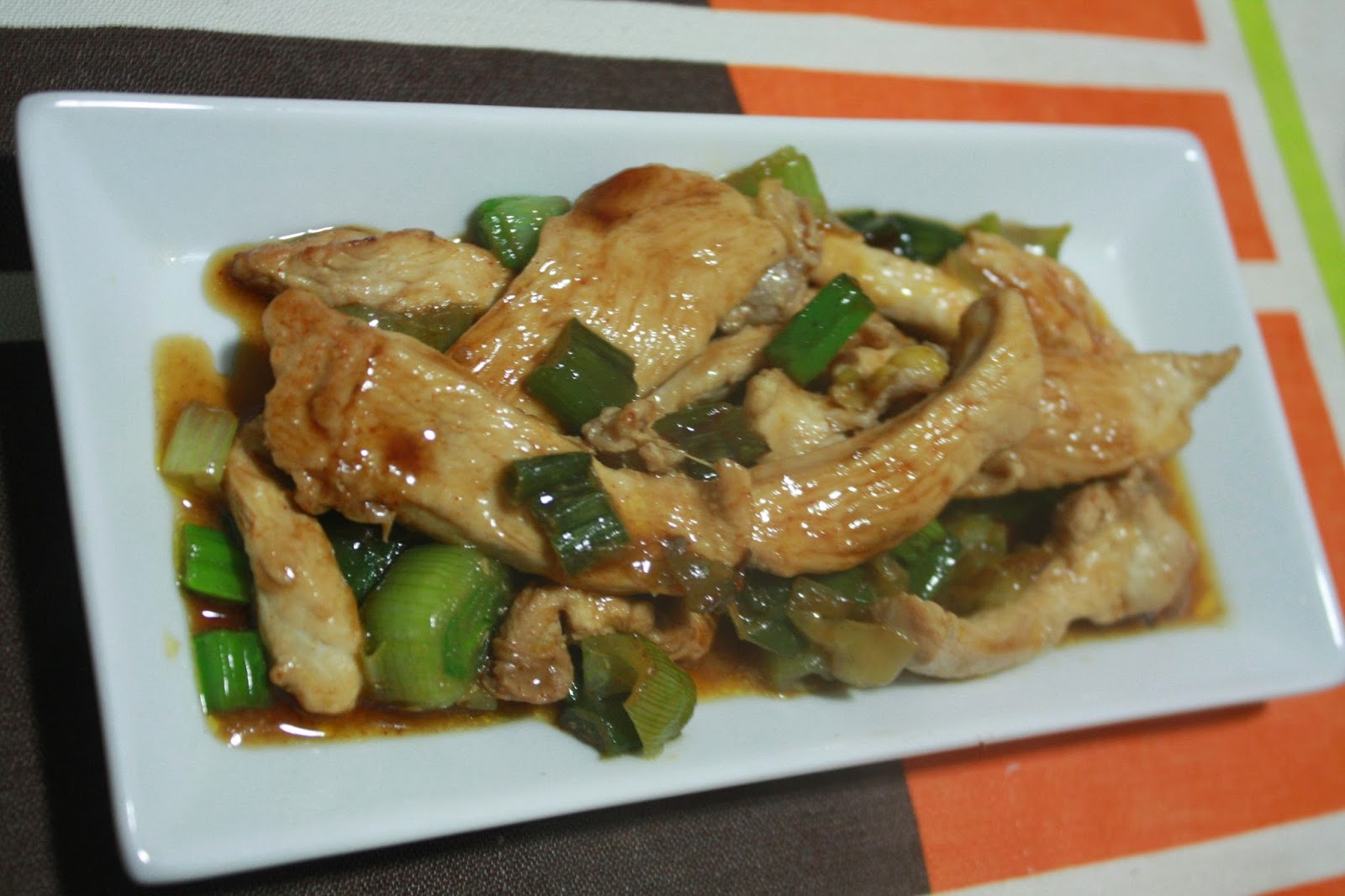 el señol javiel se mete a cocinillas: Pollo con cebollas frescas