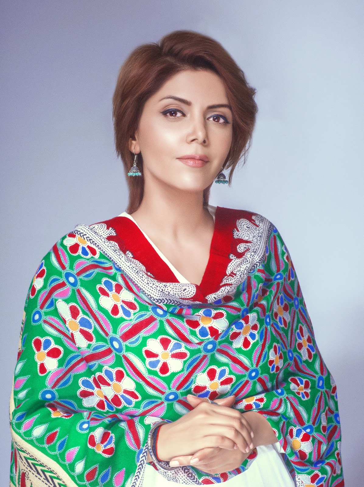 Hadiqa Kiani Updates: Random New Photos of Pakistani female singer ...