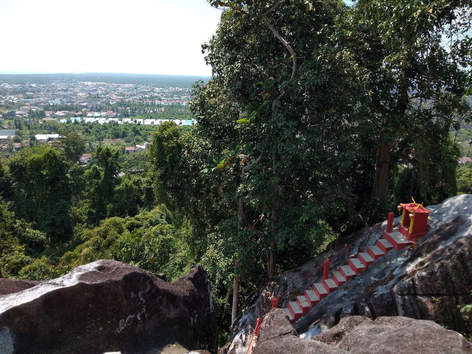 Melihat Sungai Pinyuh Dari Atas Puncak Bukit Seliung - Daeng Pajoka