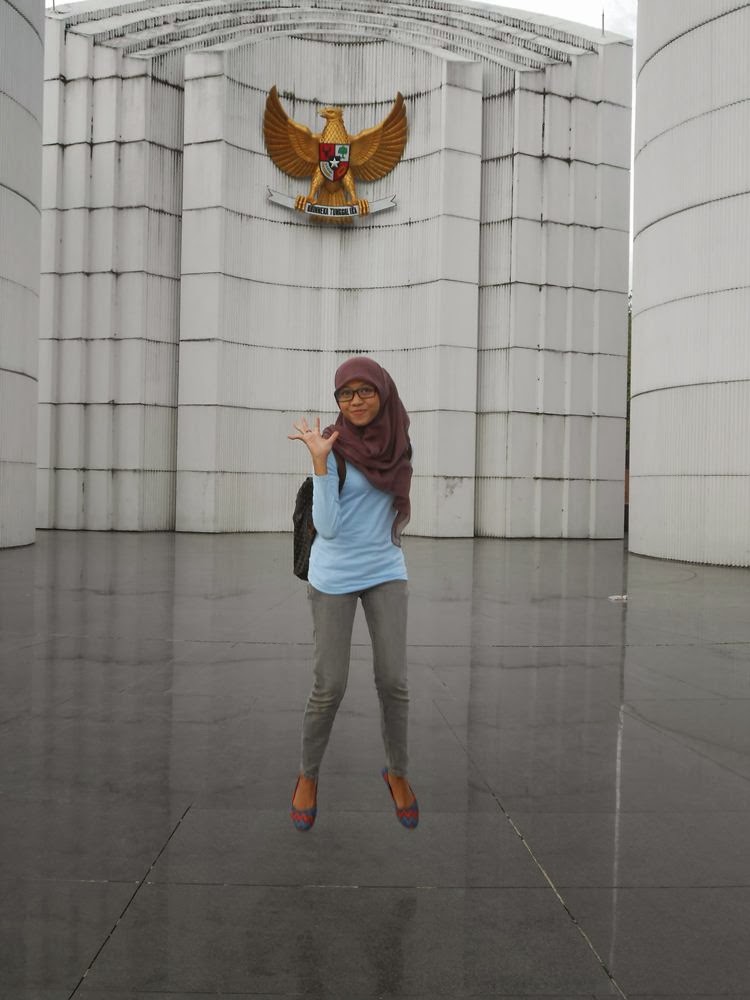 Menggenggam "Bambu Runcing" di Monumen Perjuangan Rakyat Bandung ...