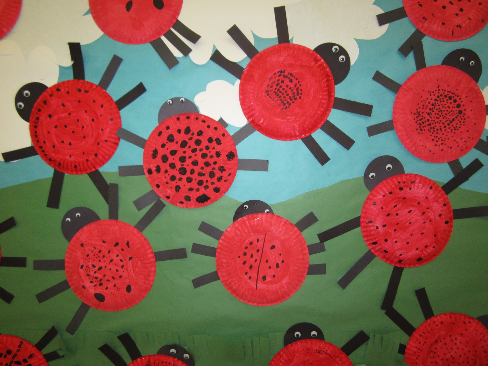 Teaching Little Miracles: Ladybugs, Ladybugs - Cute Bulletin Board Idea!