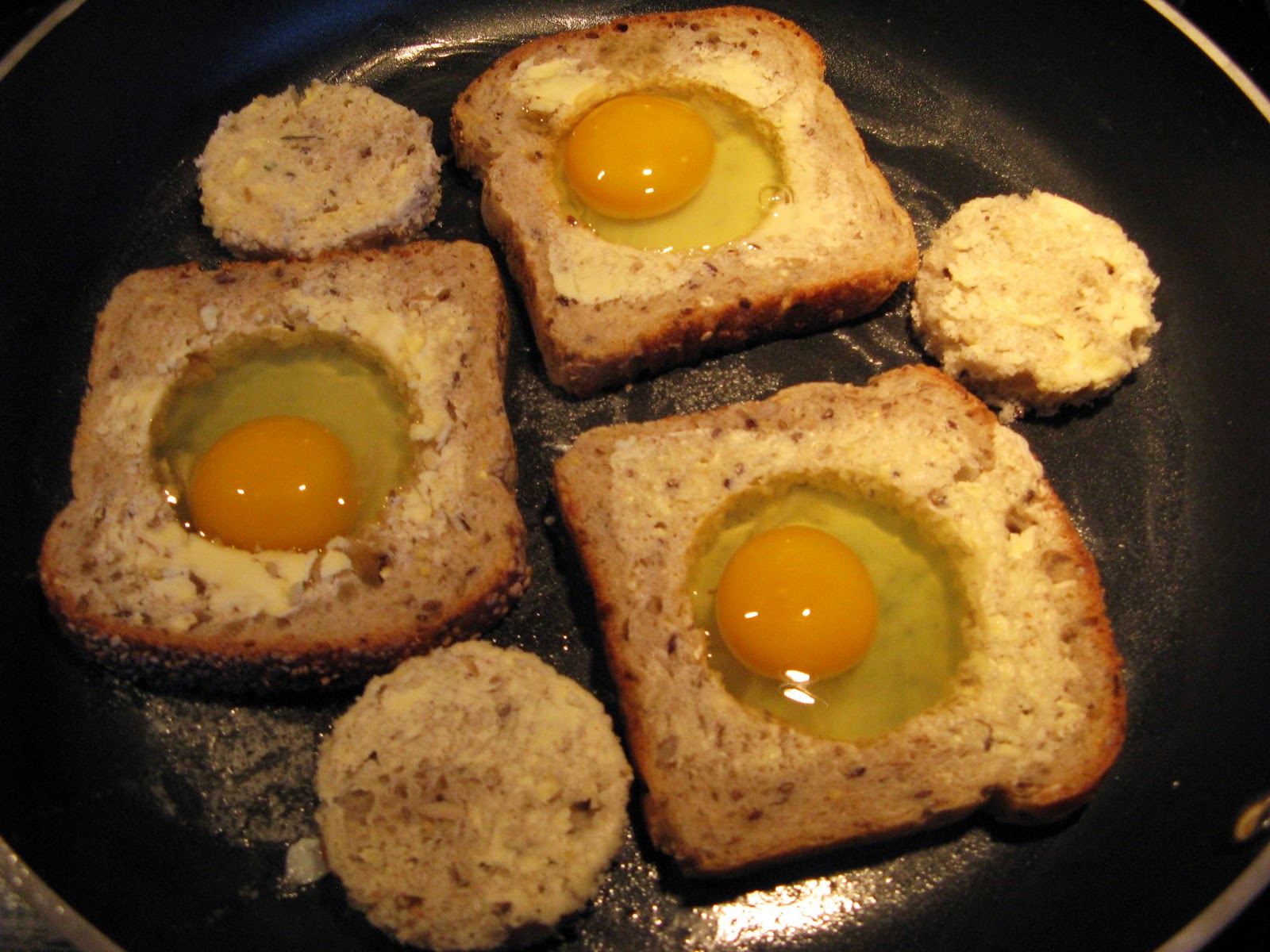 dorian allyn in the kitchen: Egg In A Hole