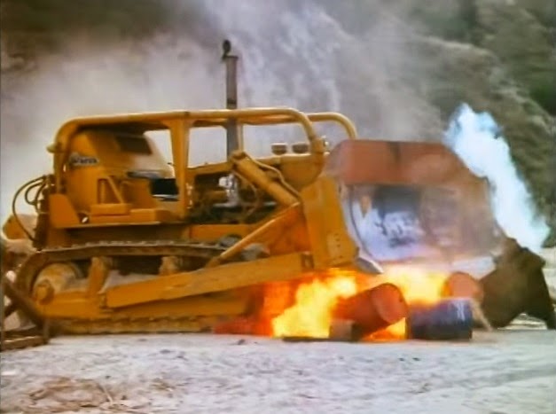 The Bloody Pit of Horror: Killdozer (1974) (TV)