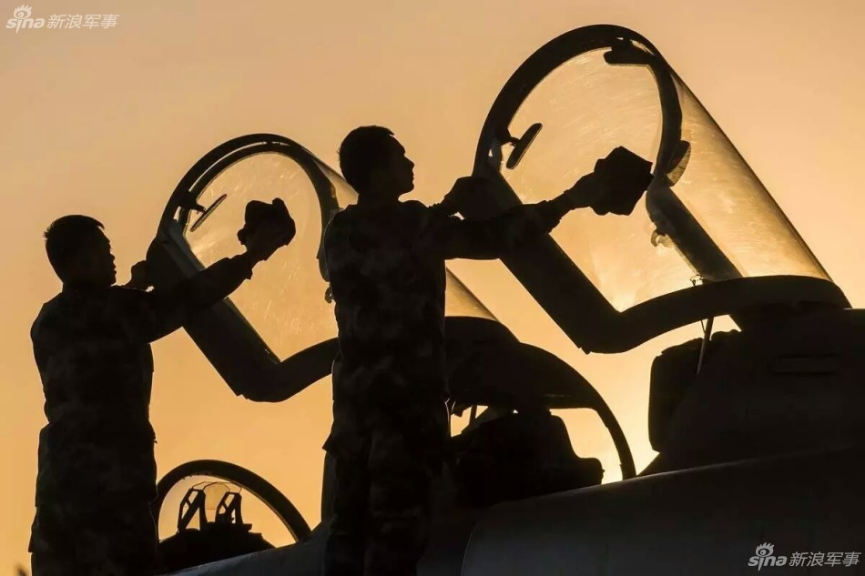 Asian Defence News: Chinese PLAAF Flying Leopard fighters with PL8 missiles