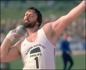 Strong Man: Strong Man Photos - Geoff Capes (Lincolnshire, England)