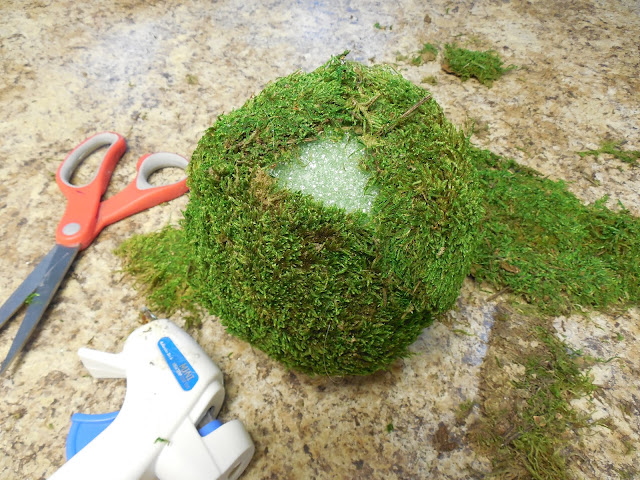 Cottage Charm Creations: moss balls