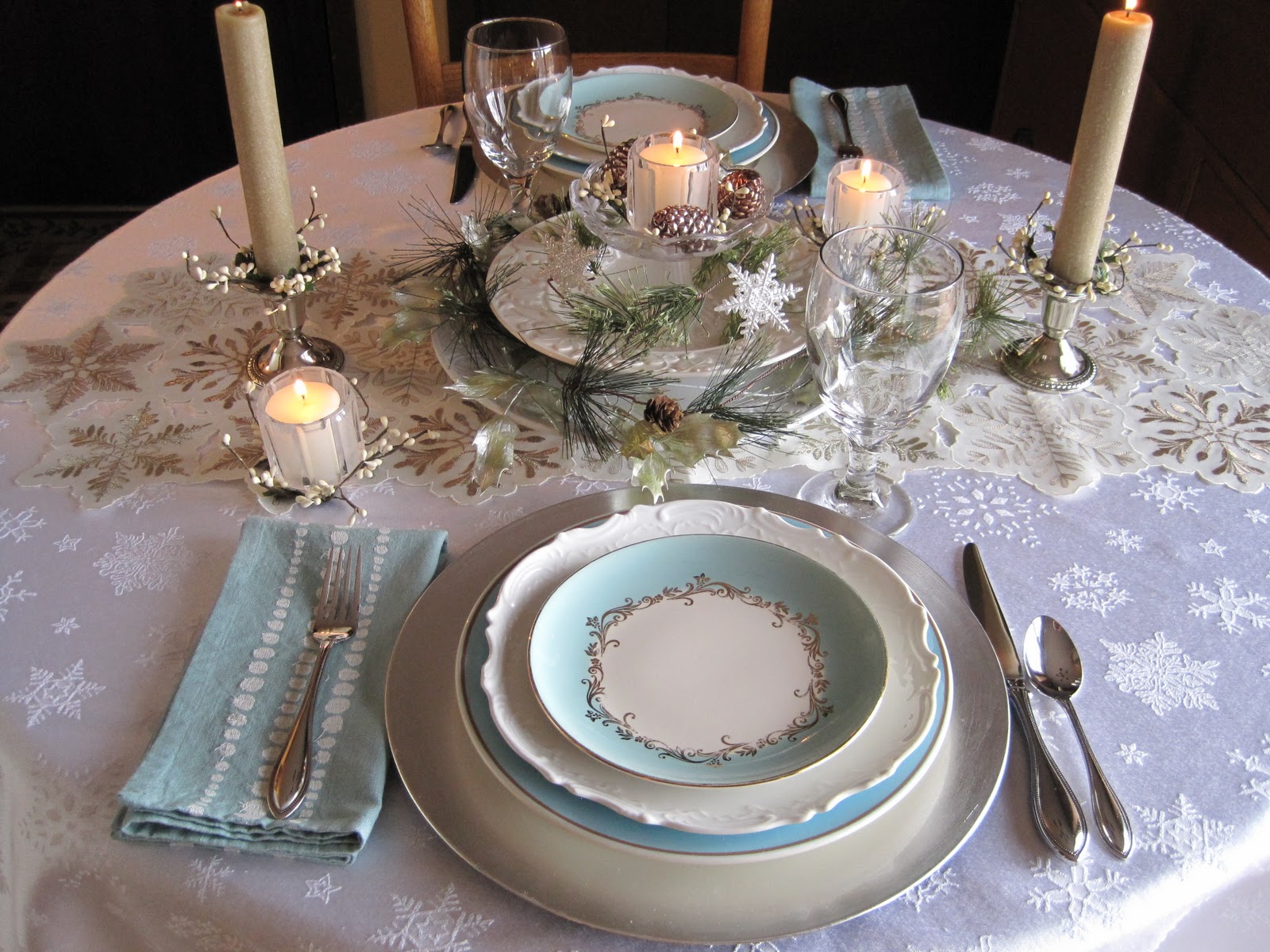 On Crooked Creek: Winter Wonderland Tablescape!