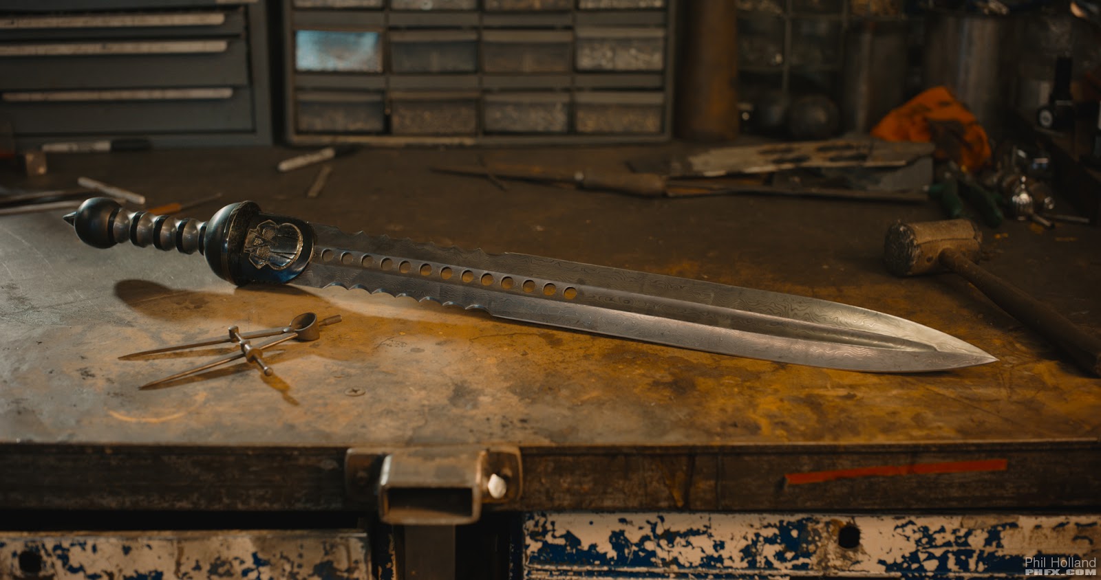 Épée forgée en acier de Damas - filmée sur RED Weapon 8K