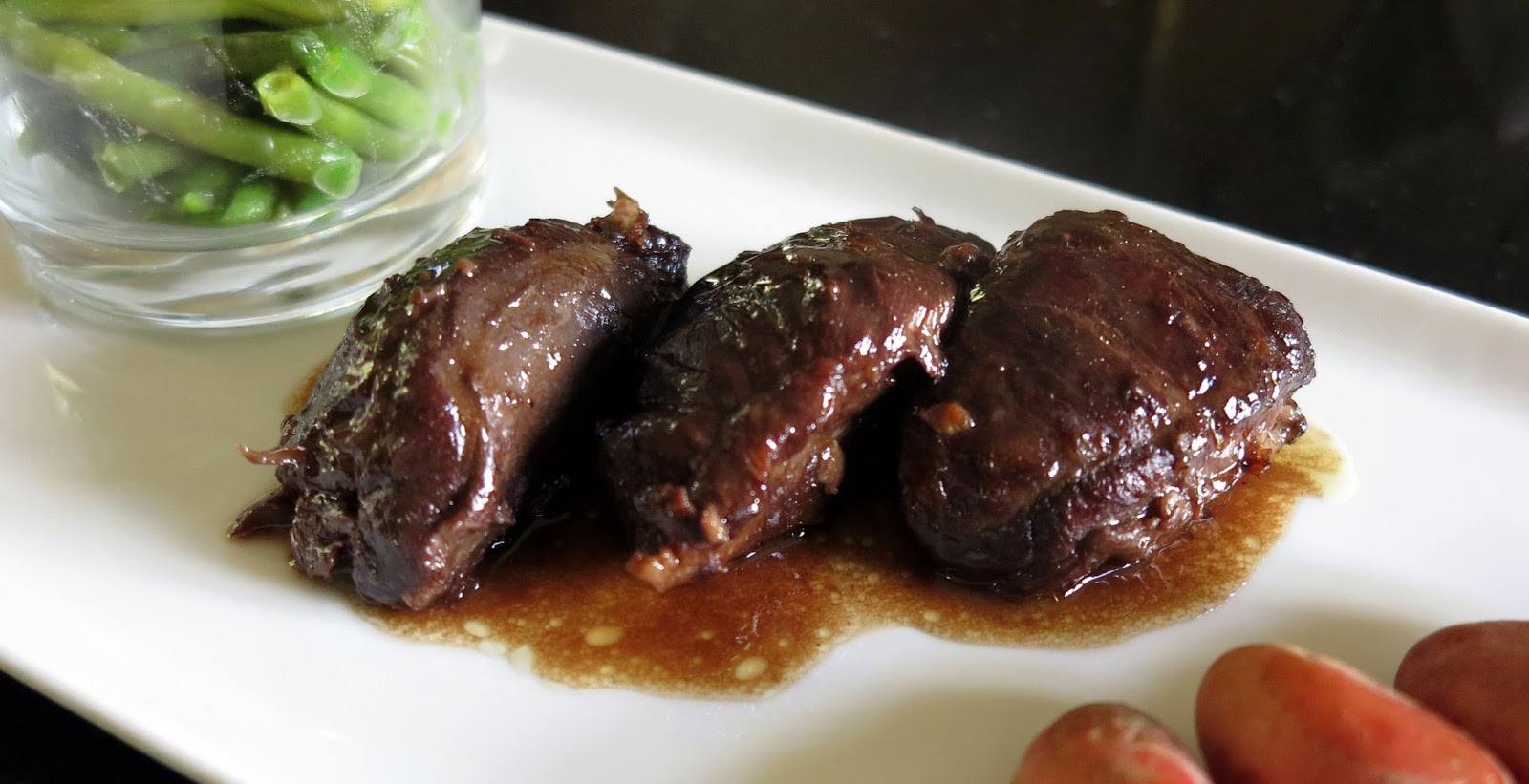 Ambiances et Gourmandises de MJ: Joues de porc confites au vin rouge ...