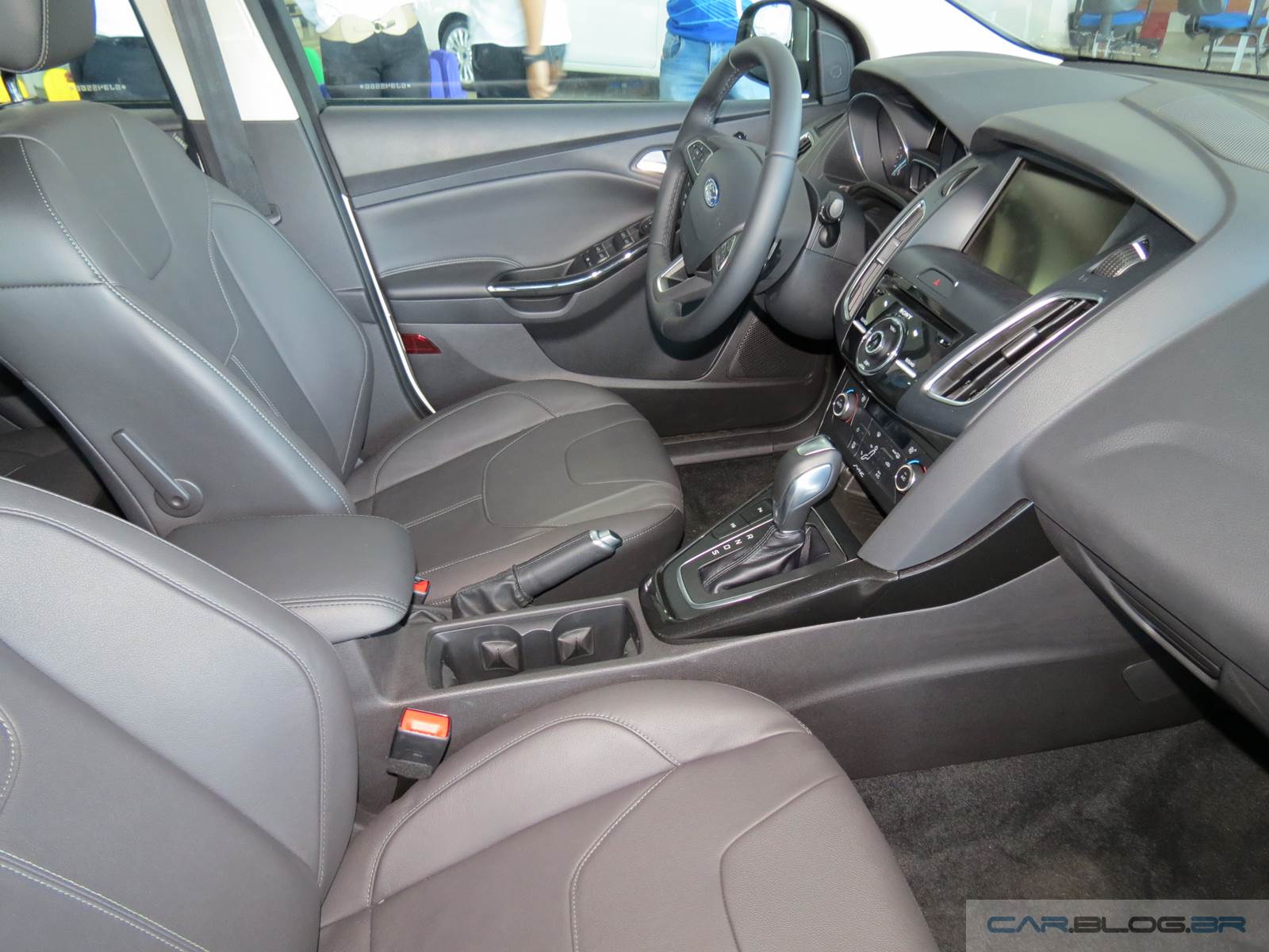 Novo Focus 2016 Fastback Titanium Plus - vídeo e detalhes