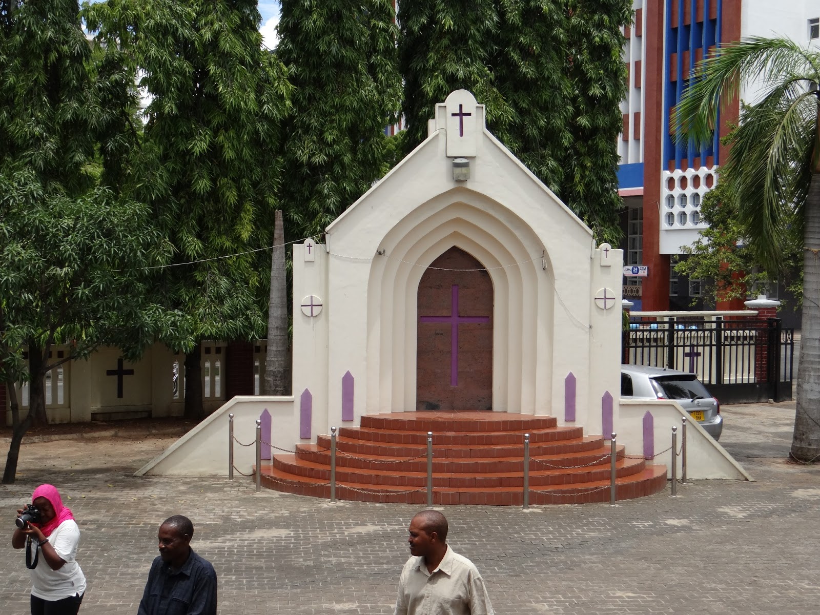 Lyn and Mollie in Tanzania: Long Goodbye to Dar es Salaam