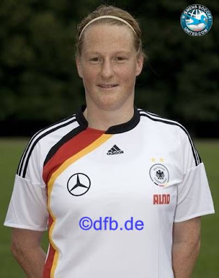 Beautiful Female Football Players: Female Footballer - Melanie ...