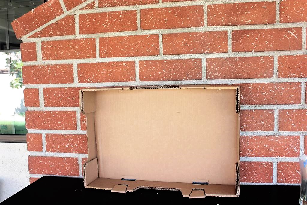 Clearwater Cottage: Easy Cardboard Picket Fence Decoration