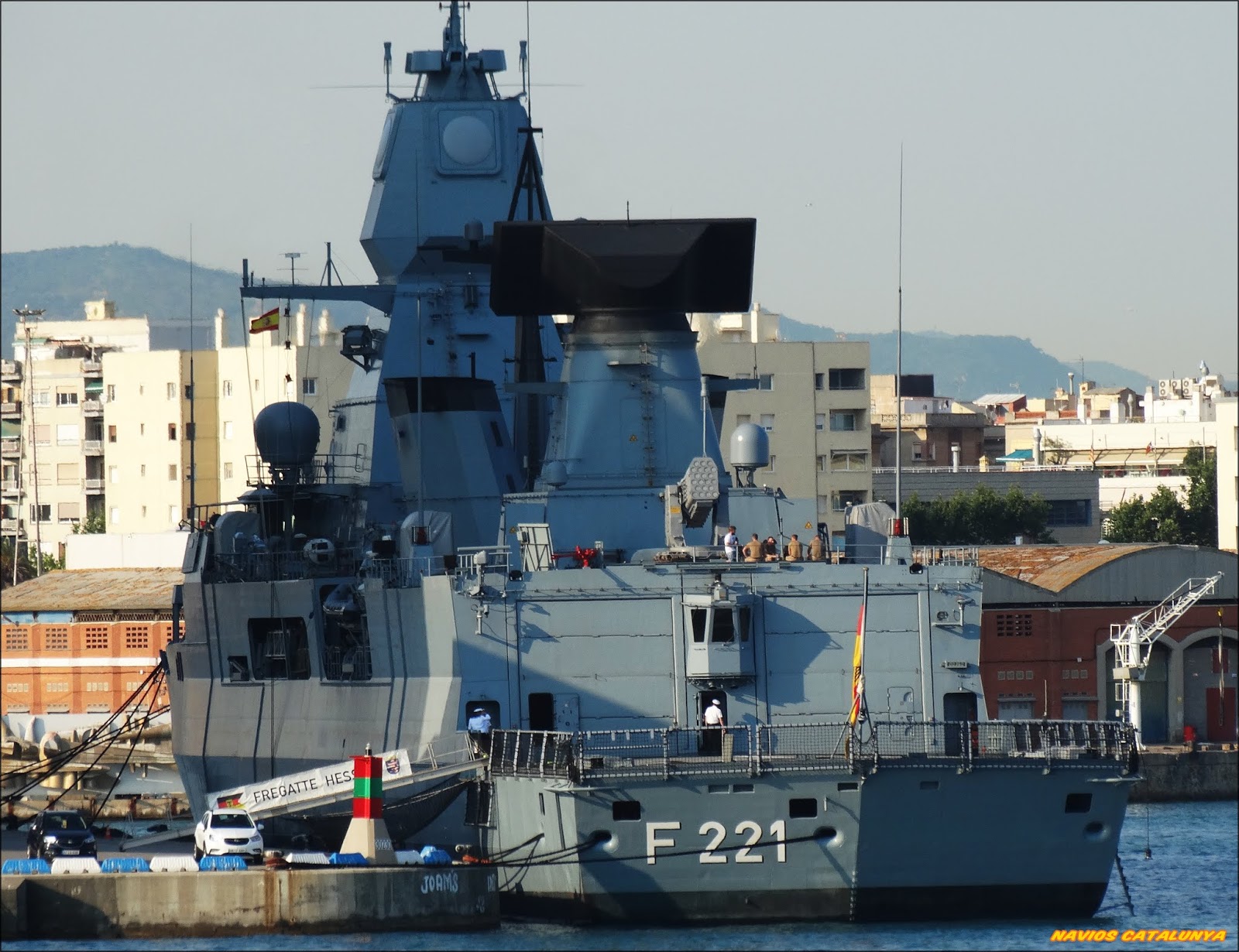 Navios Catalunya: Fragata "Hessen" F-221