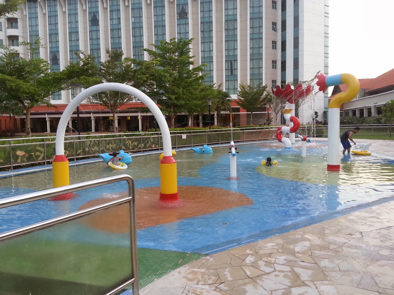 aku: Nilai Springs Golf & Country Resort