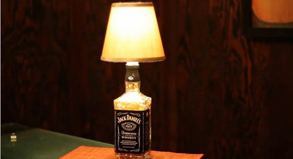 INGENIANDO: COMO HACER UNA LAMPARA CON BOTELLAS DE LICOR