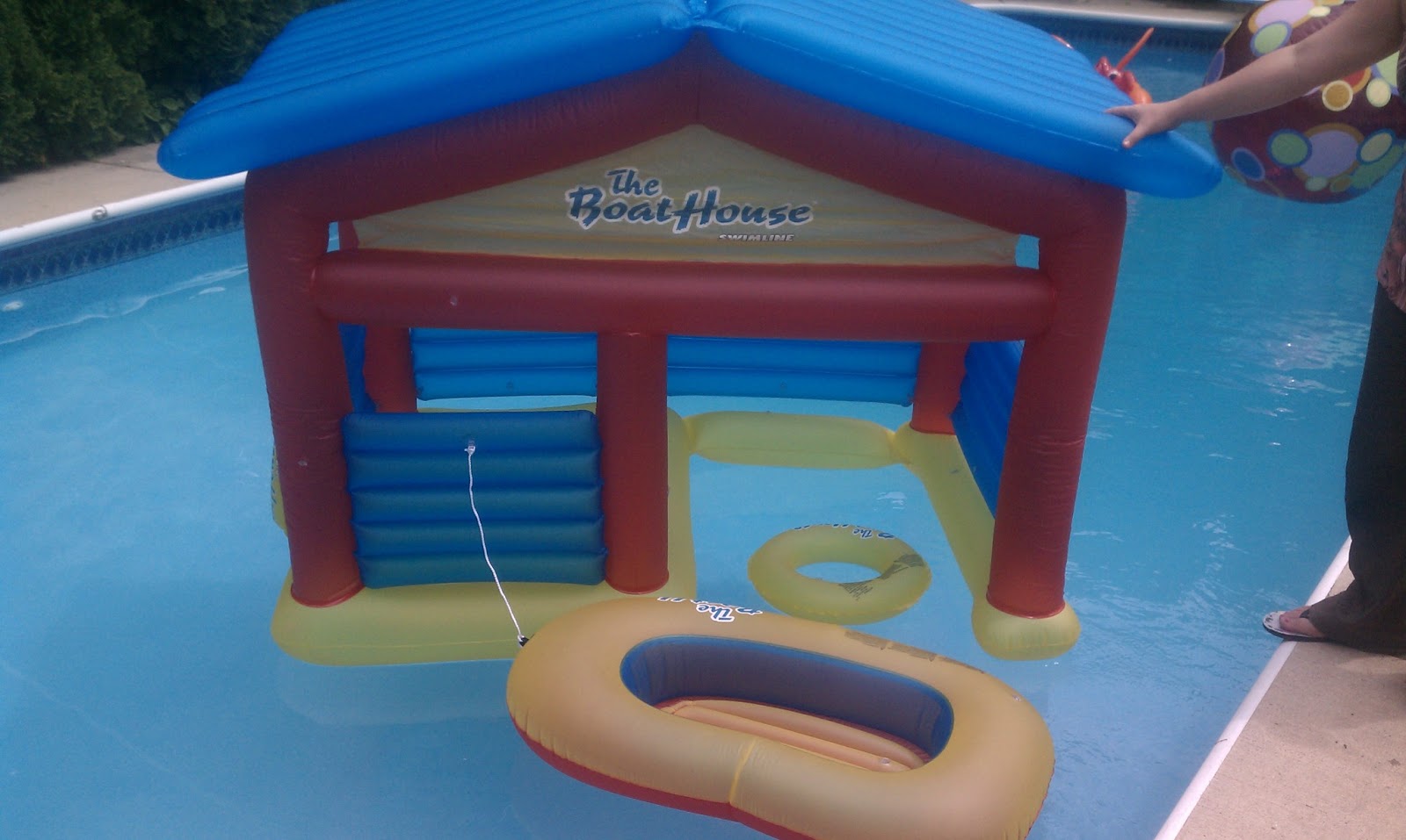 A Lucky Ladybug: Toy Splash Inflatable Pool Boat House Review and #Giveaway