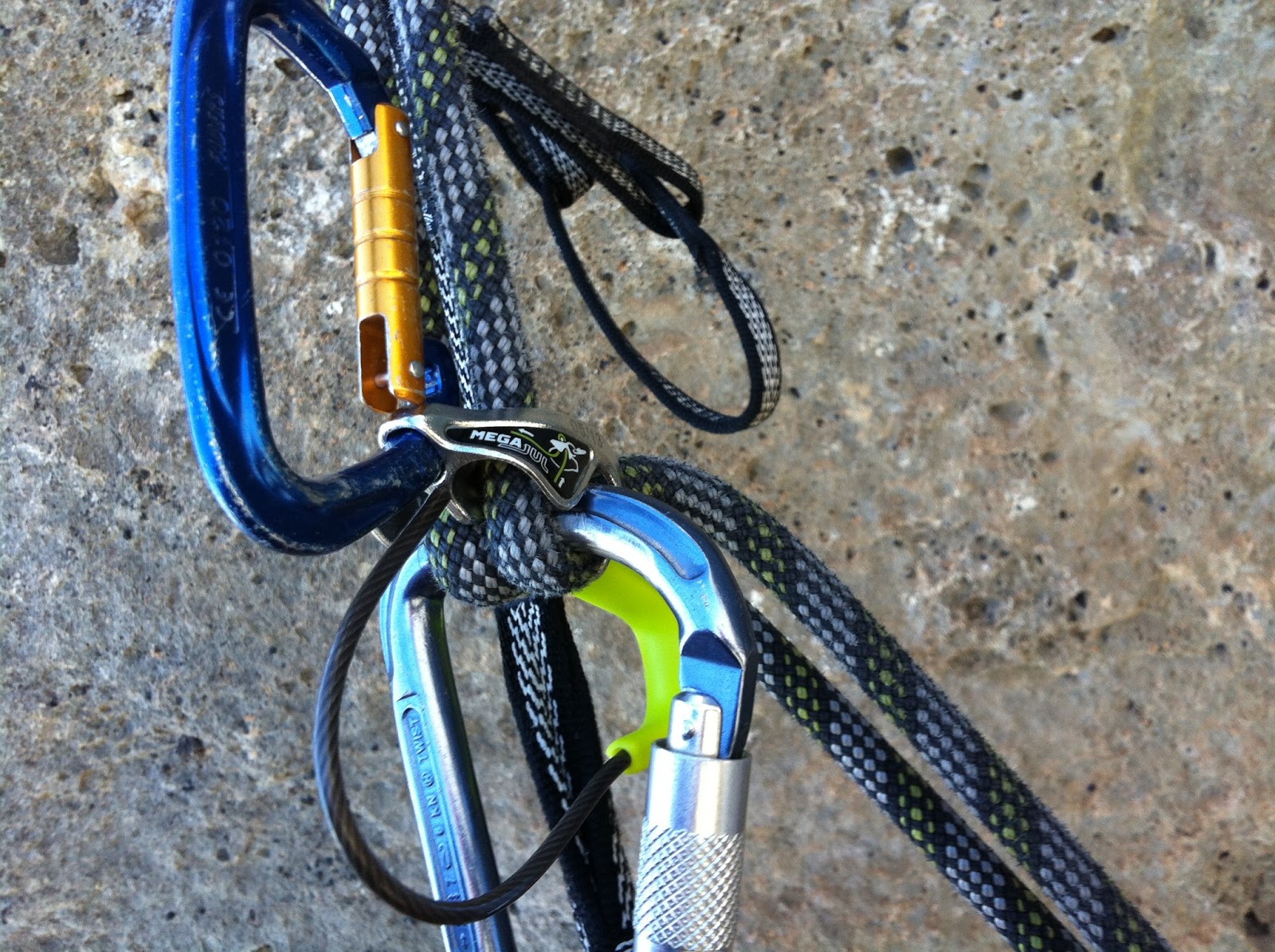 Centro óptico Gran Vía: Probando el asegurador Edelrid mega jul