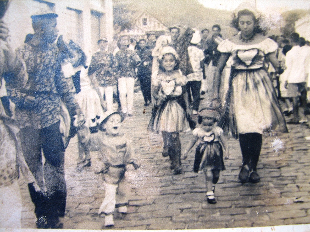 URUBLUES: SONHEI QUE ERA CARNAVAL, FESTA DO POVO...