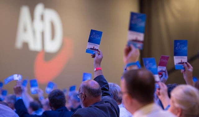 Εκεί που επιβλήθηκε δια της βίας ο κομμουνισμός, ανθίζει η ακροδεξιά ...