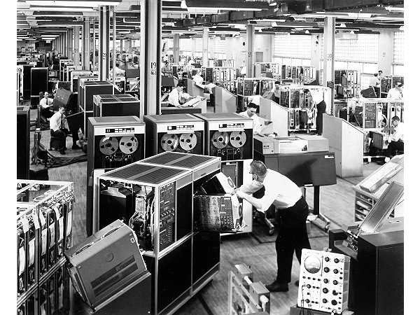 Hind IT Academy: Computer History and Generation in Hindi