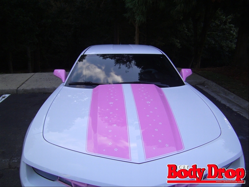 Camaro branco e rosa