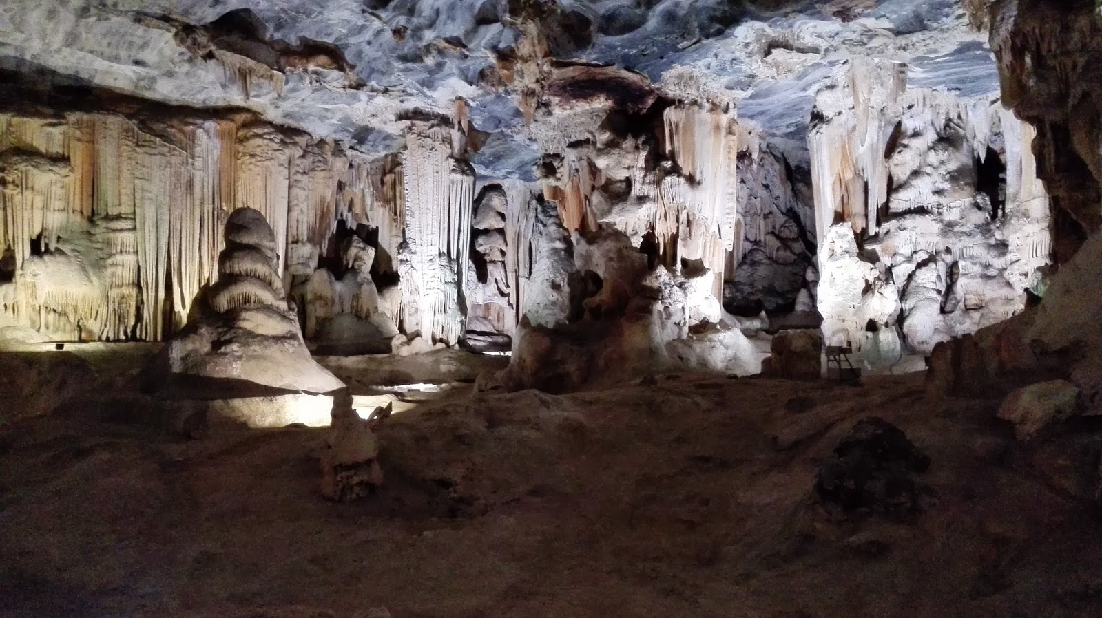 My Visit to the Cango Caves in Oudtshoorn, South Africa