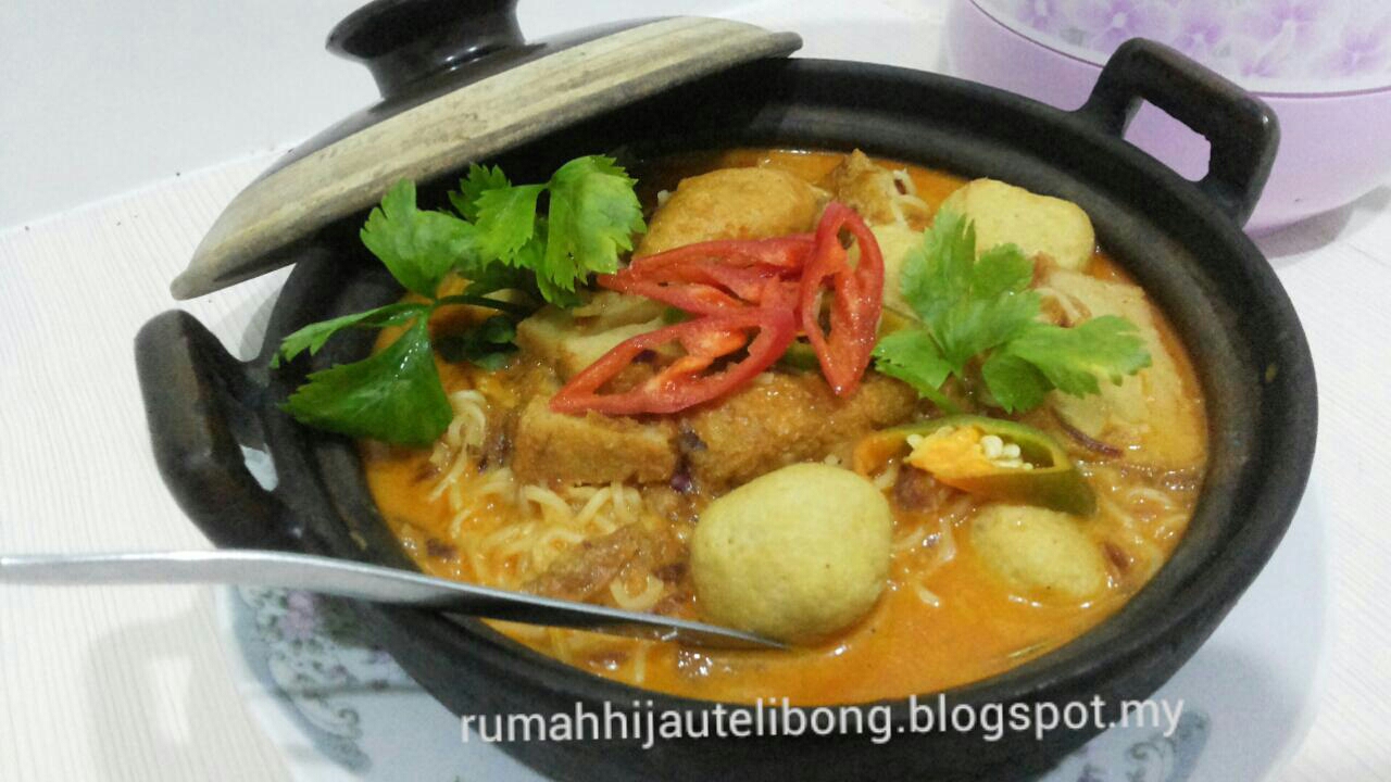 Rumah Hijau Telibong: curry mee in claypot Kak Mar