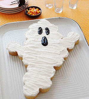 Pull-Apart Ghost Cupcake Cake - The Lindsay Ann