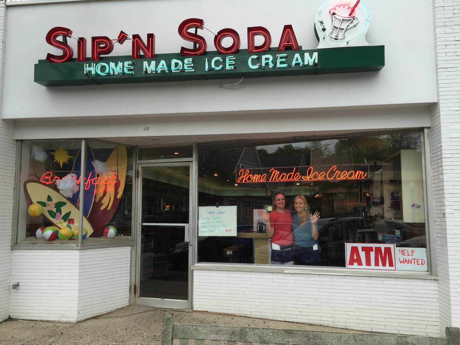 Just Lovin’ the Traditional Burger, Ice Cream & Personality at Sip ‘n ...