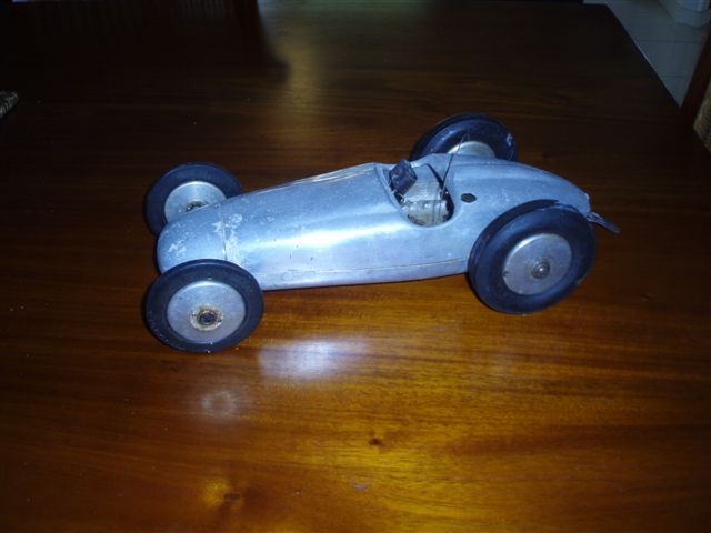 Full Circle Flyers: Tether Cars