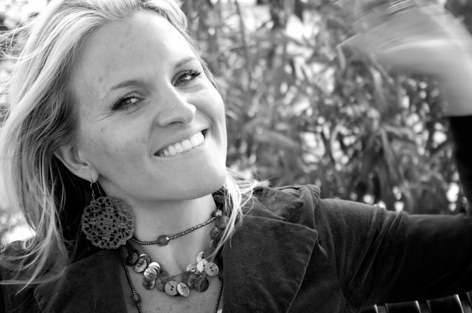 Thru The Attic Door: Melody Ross makes you BRAVE