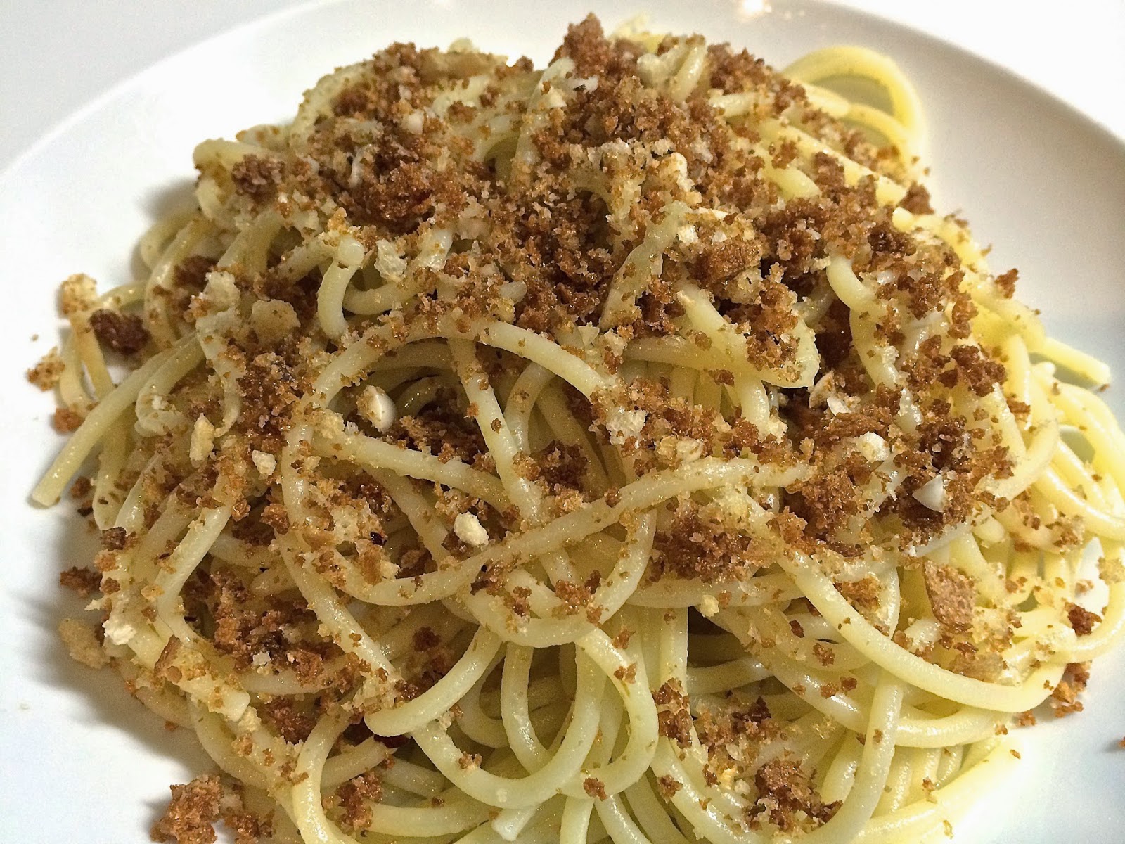 Behind The Burners: SPAGHETTI AL PANGRATTATO