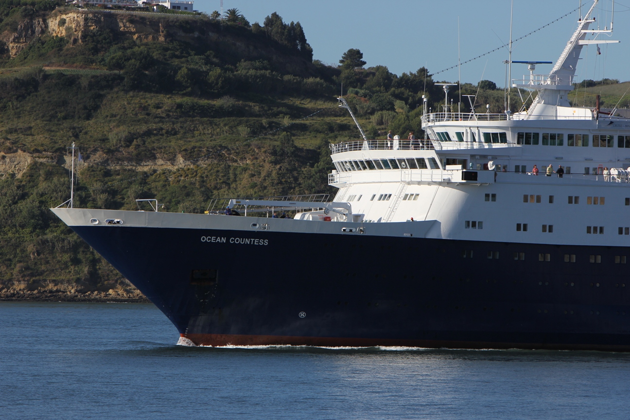 Ships Photo Gallery: OCEAN COUNTESS