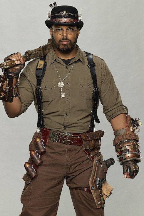 Steampunk Fashion Guide: Weaponized and Accessorized
