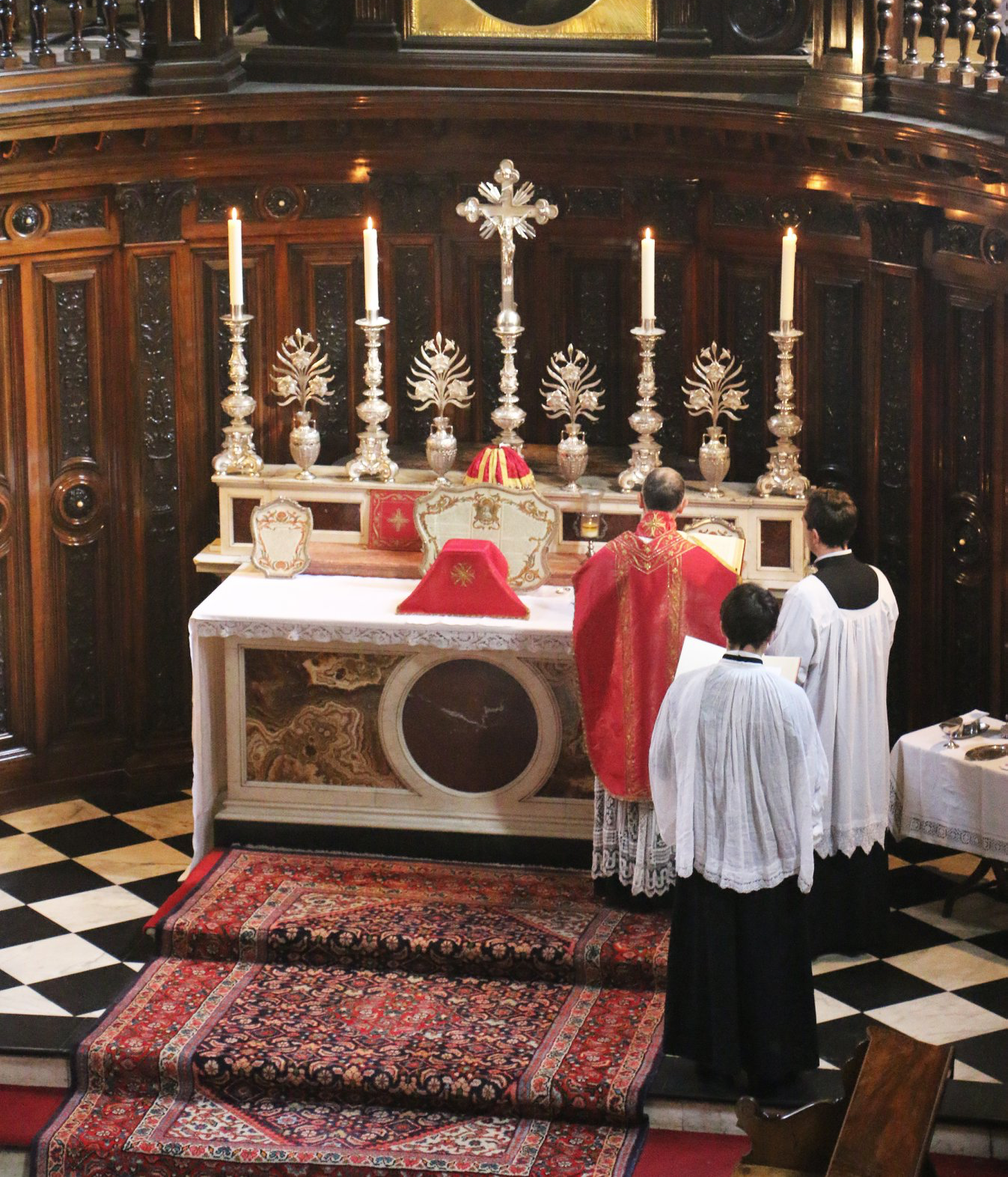 A Model Roman (Side) Altar ~ Liturgical Arts Journal