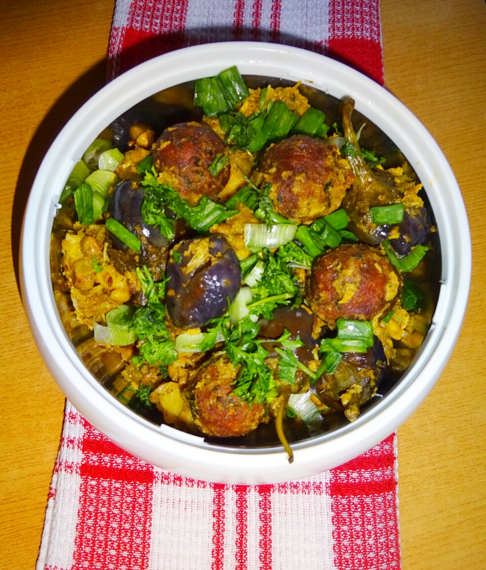 Veg Indian Cooking: Undhiyu