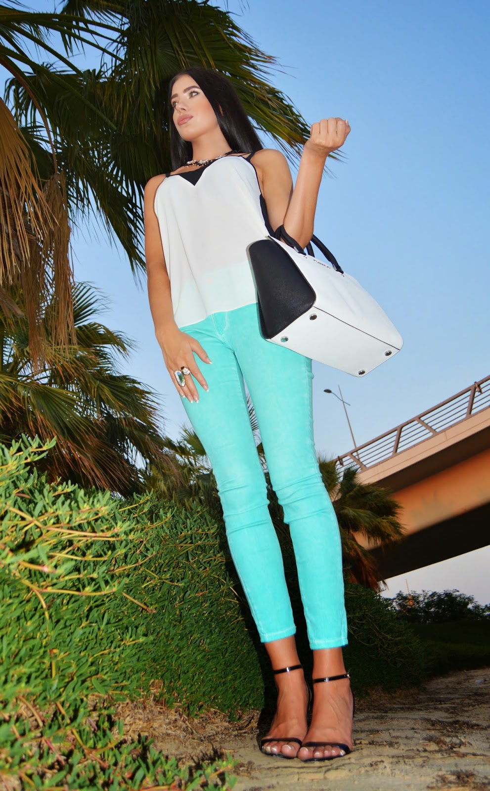 OOTD - Blue Jeans | LAURA BADURA