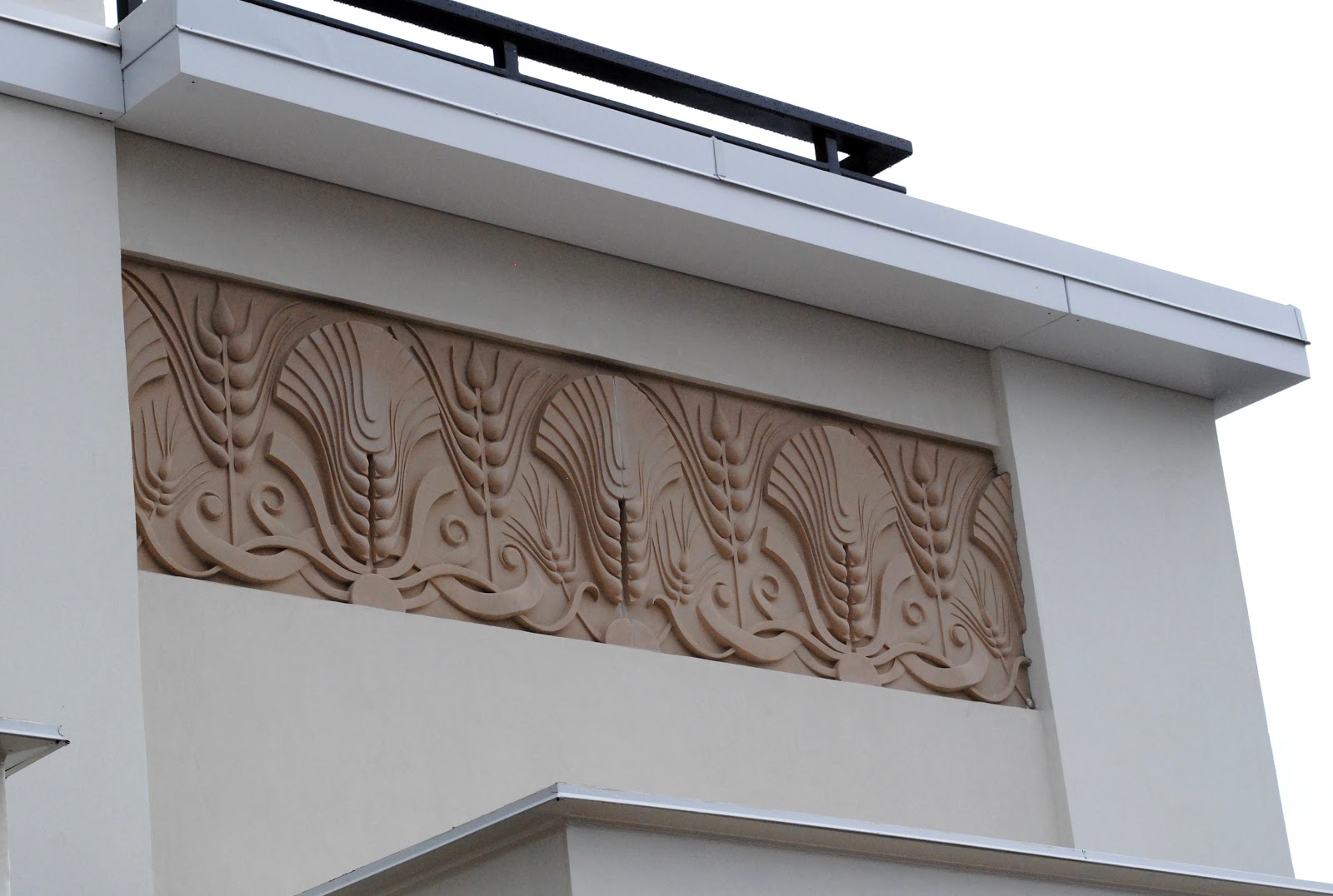 Victoria Vision: UpTown December 2012