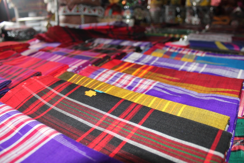 sarung tenun samarinda: Galeri Proses Pembuatan Sarung Tenun Samarinda