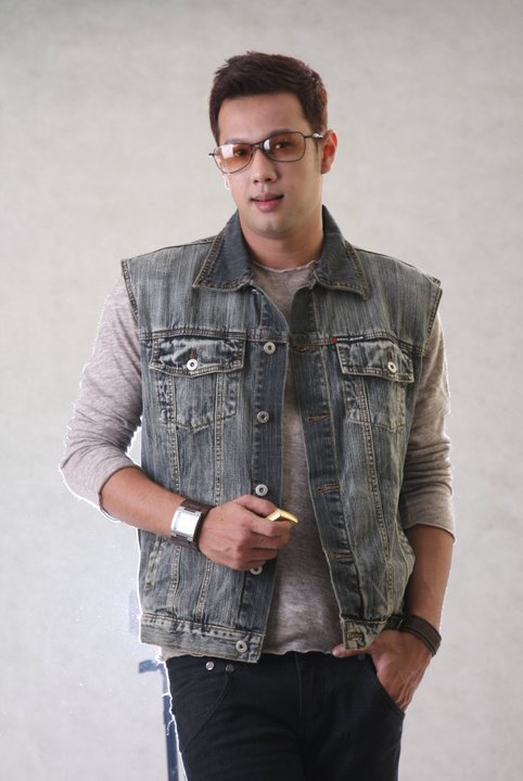 M y a n m a r H u n k s: Phyo Ngwe Soe by Photo Ko Aung (Flash Memo)