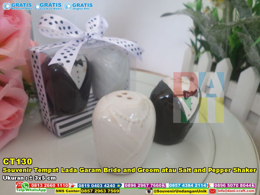 Souvenir Tempat Lada Garam Bride And Groom Atau Salt And Pepper Shaker ...
