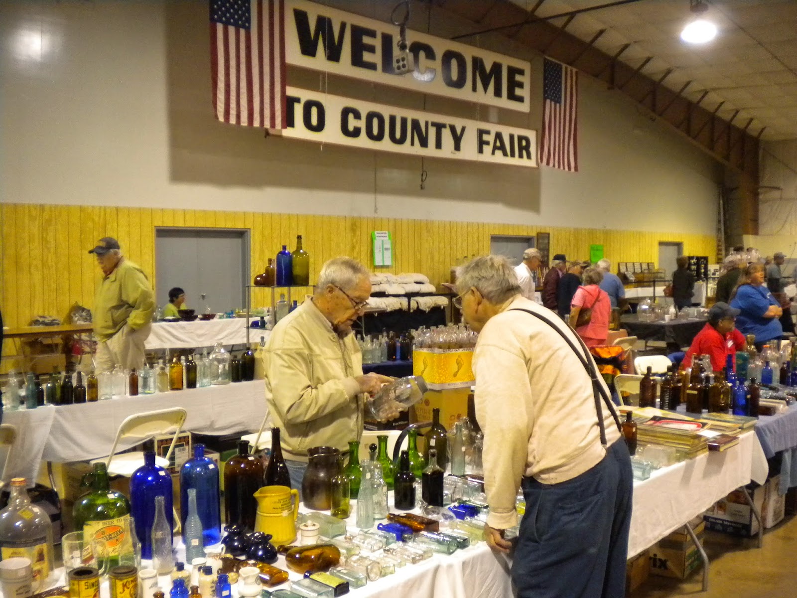 RightsideVA: The Historical Bottle Diggers of Virginia bottle show...