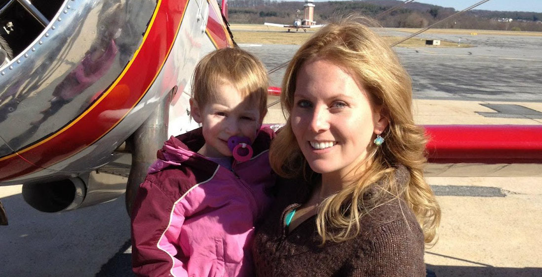 Vinit.Devadiga: Jennifer Wicker crashed in a ball of flames at an airshow