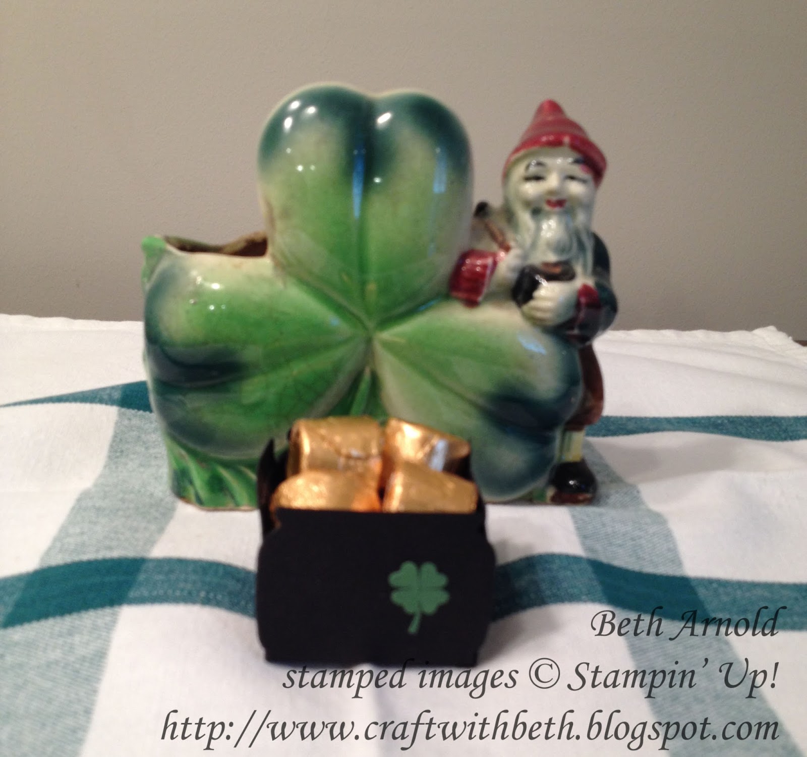 Craft with Beth: Mini Shamrock Pots of Gold