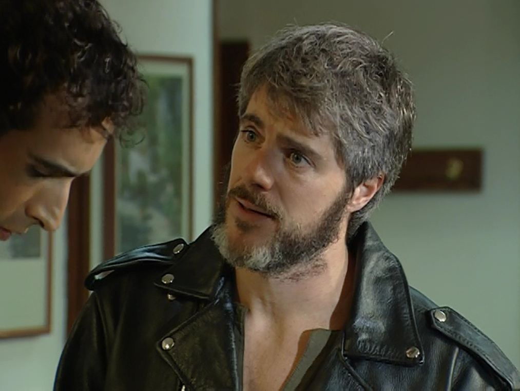 REBELDE, Segunda Temporada – Surge Martín Reverte, o pai de Roberta