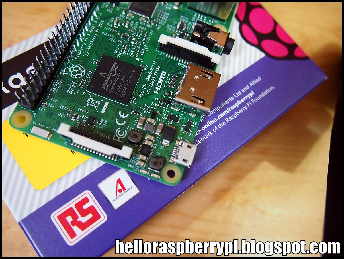 Hello Raspberry Pi: Raspberry Pi 3 open box and first boot Raspbian Jessie