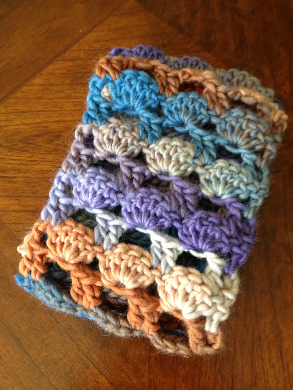 Illuminate Crochet: Boxed Shell Scarf