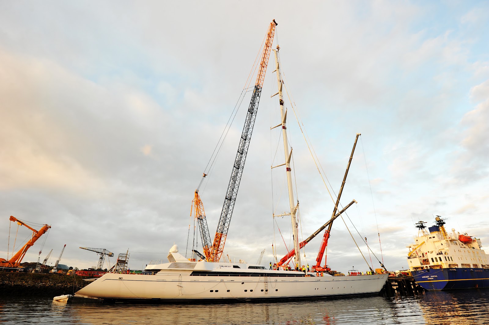 Megayacht Global: Photos & Videos