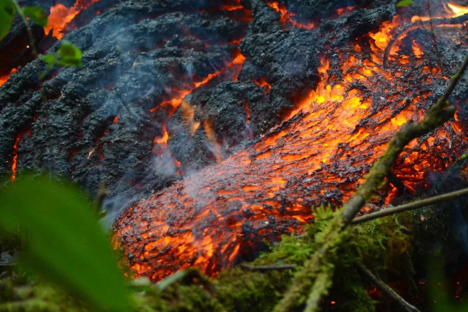 Family Travel Blog : Hawaii Daily Photo: Lava month continues